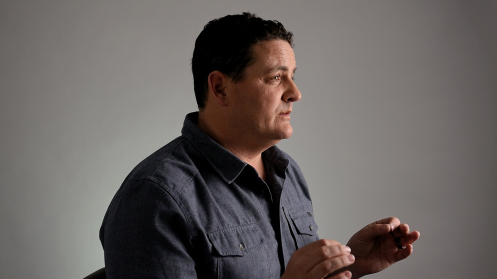 Minimizing Distracting Backgrounds Using Composition | Video Tip from ...