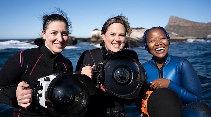 Over-the-Top Underwater Photo Op | Nikon